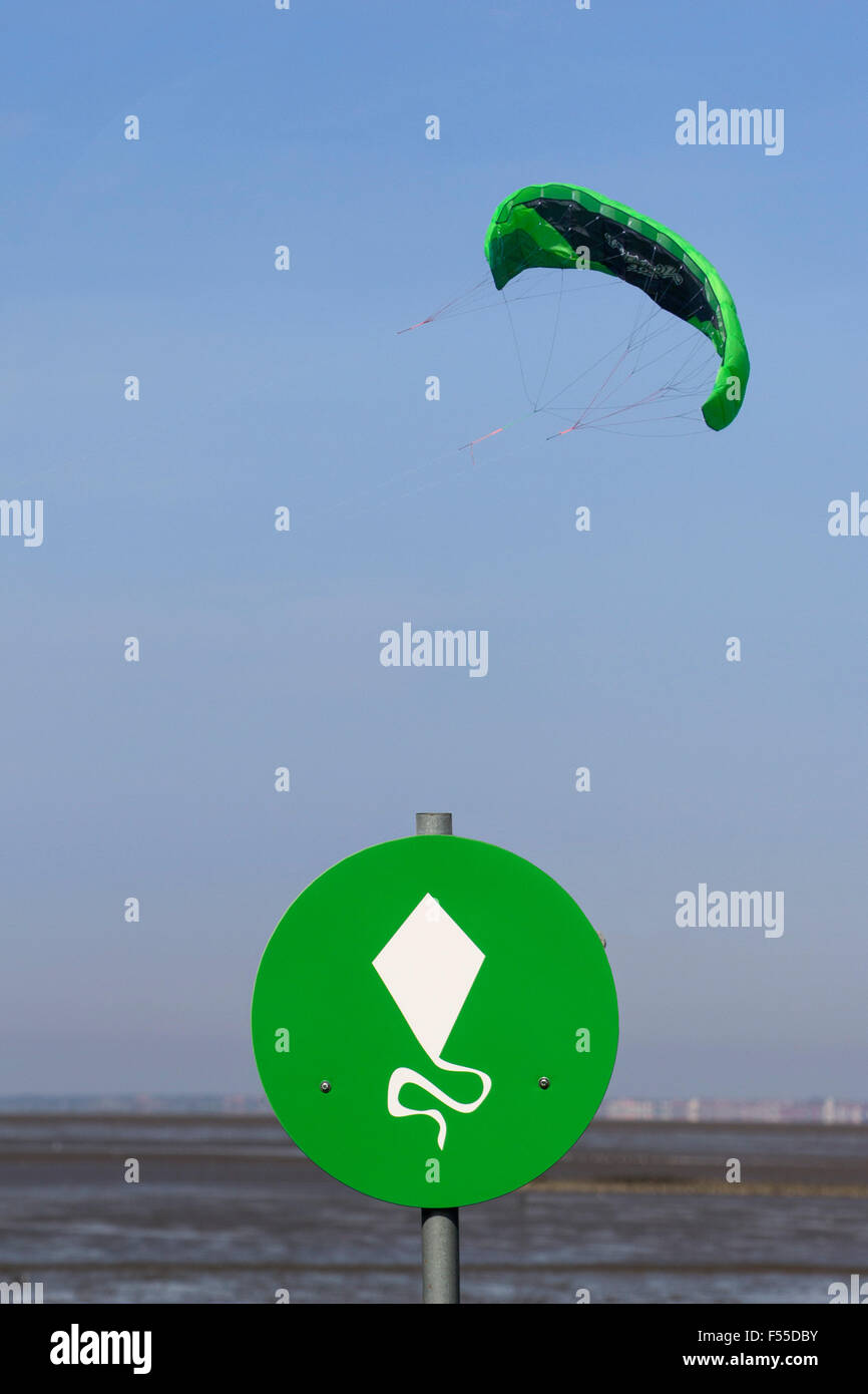 Parasail hi-res stock photography and images - Alamy