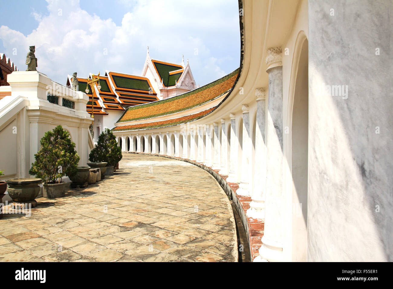 Wat Phra Pathom Jedi Temple, Nakhon Pathom, Thailand Stock Photo - Alamy