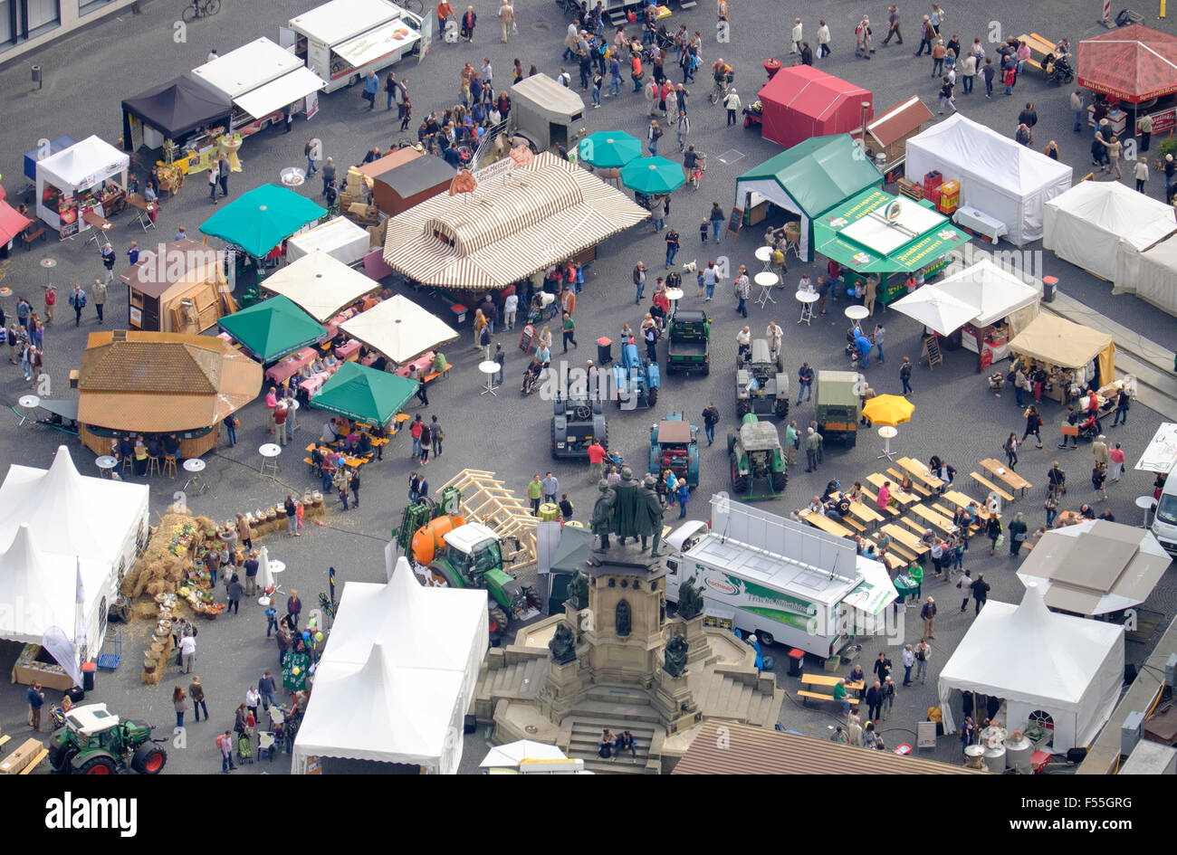 Market stalls and tractors hi-res stock photography and images - Alamy