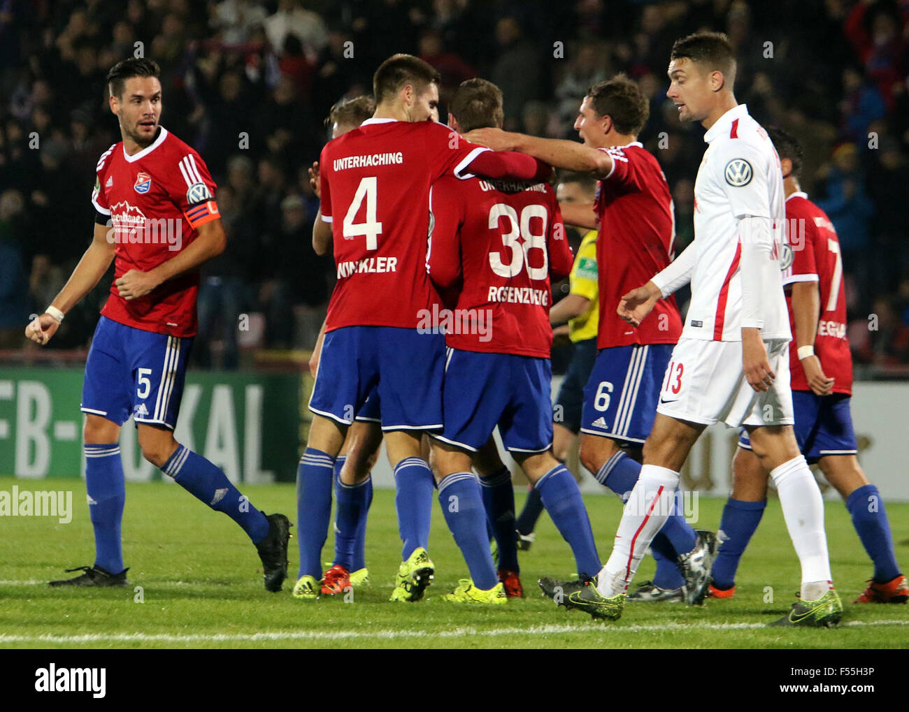 Muenchen, Bavaria, Germany. 27th Oct, 2015. joy of the Unterhaching ...