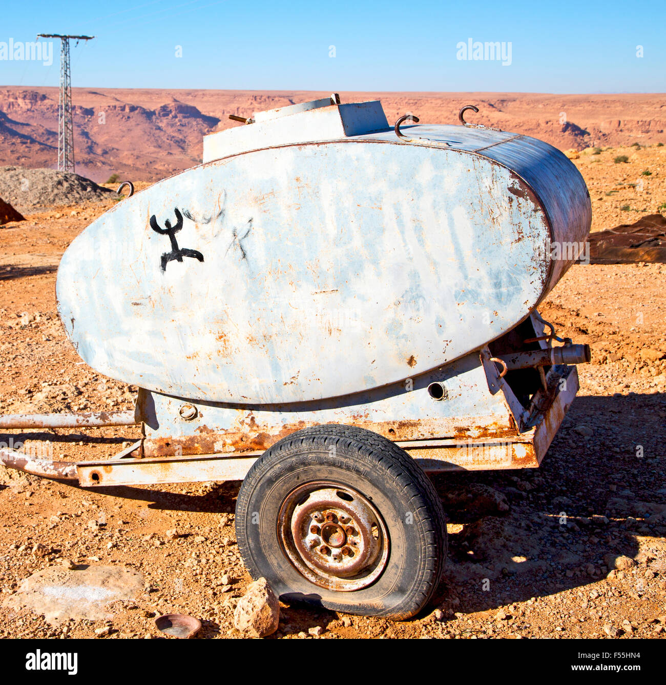 Hydro pump and water tank hi-res stock photography and images - Alamy