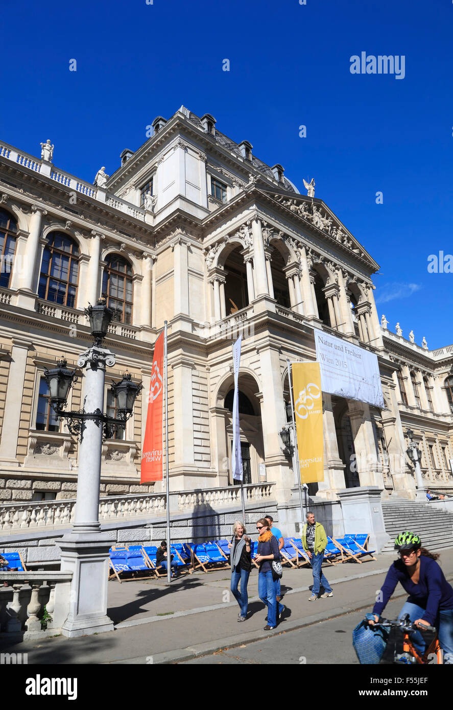 University Entrance And Students High Resolution Stock Photography and ...