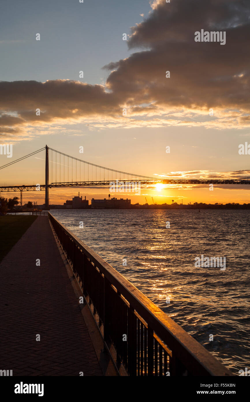 The Ambassador bridge across the Detroit river between Michigan USA and ...
