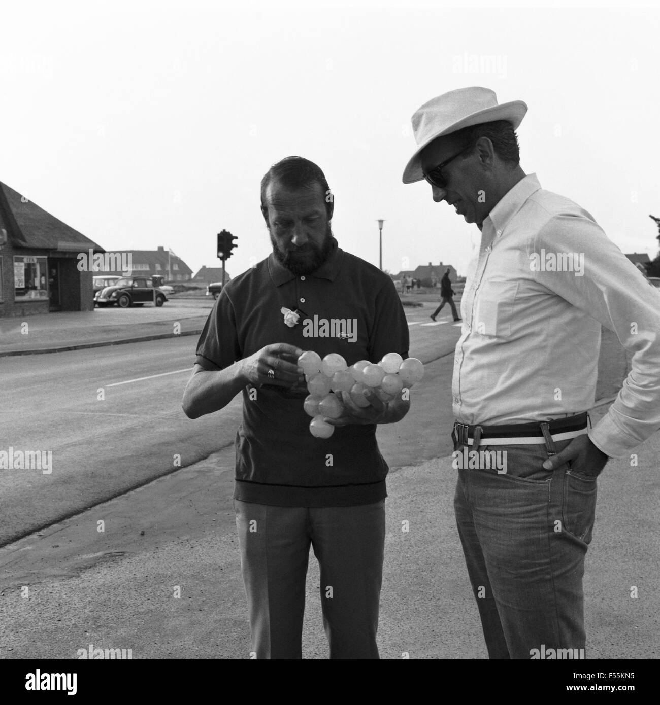 Heißer Sand auf Sylt, Fernsehfilm, Deutschland 1968, Regie: Jerzy Stock Photo: 89250369 - Alamy