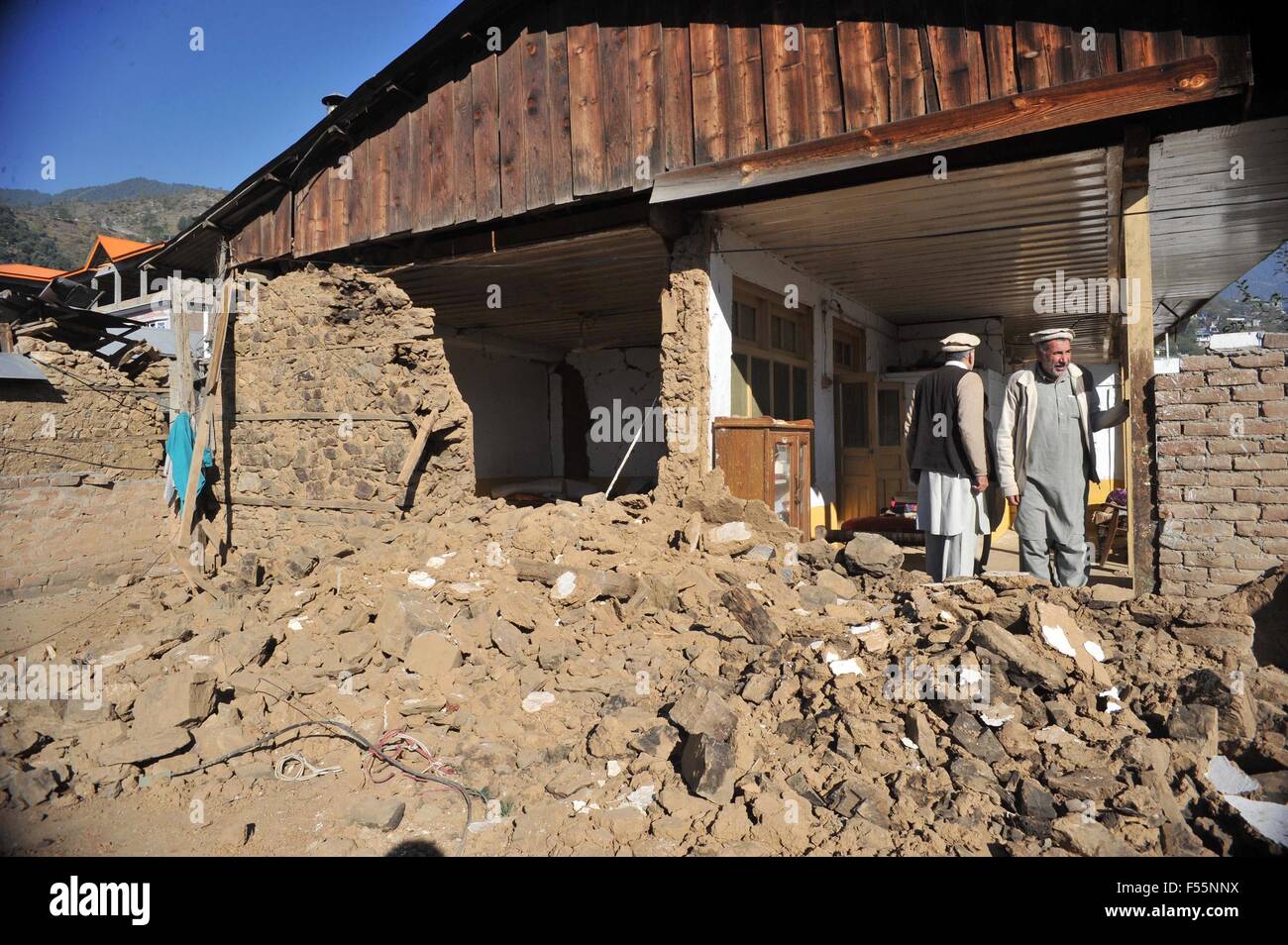 Earthquake survivors hi-res stock photography and images - Alamy