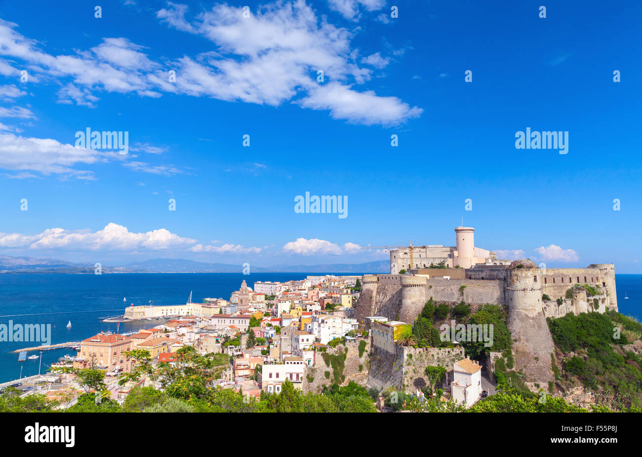 Ancient military fort hi-res stock photography and images - Alamy