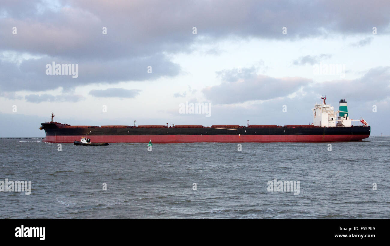 Large ore bulk carrier leaving the Port of Rotterdam Stock Photo - Alamy Large ore bulk carrier leaving the Port of Rotterdam Stock Photo - Alamy