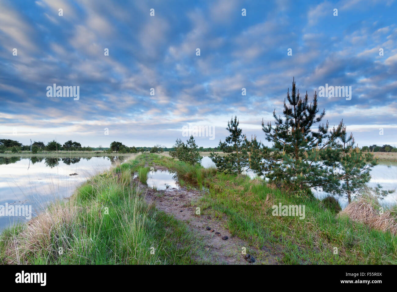 Between two lakes hi-res stock photography and images - Alamy