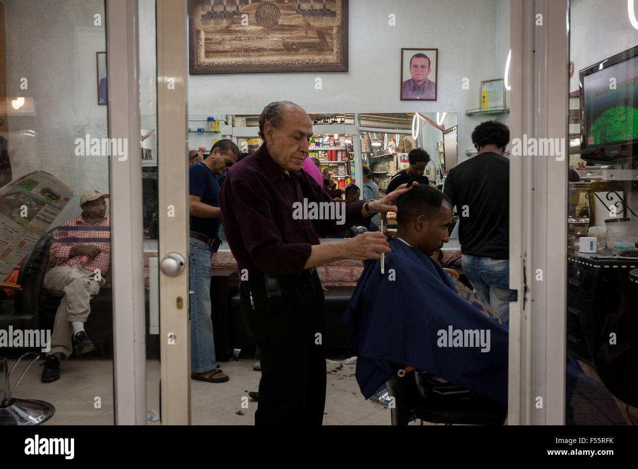 Muslim barber shop hi-res stock photography and images - Alamy