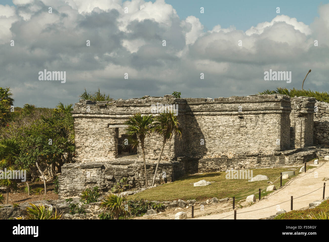 Maya fortress hi-res stock photography and images - Alamy