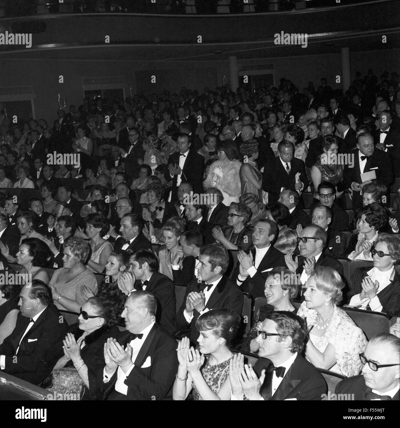 Fiddler on the roof musical Black and White Stock Photos & Images - Alamy