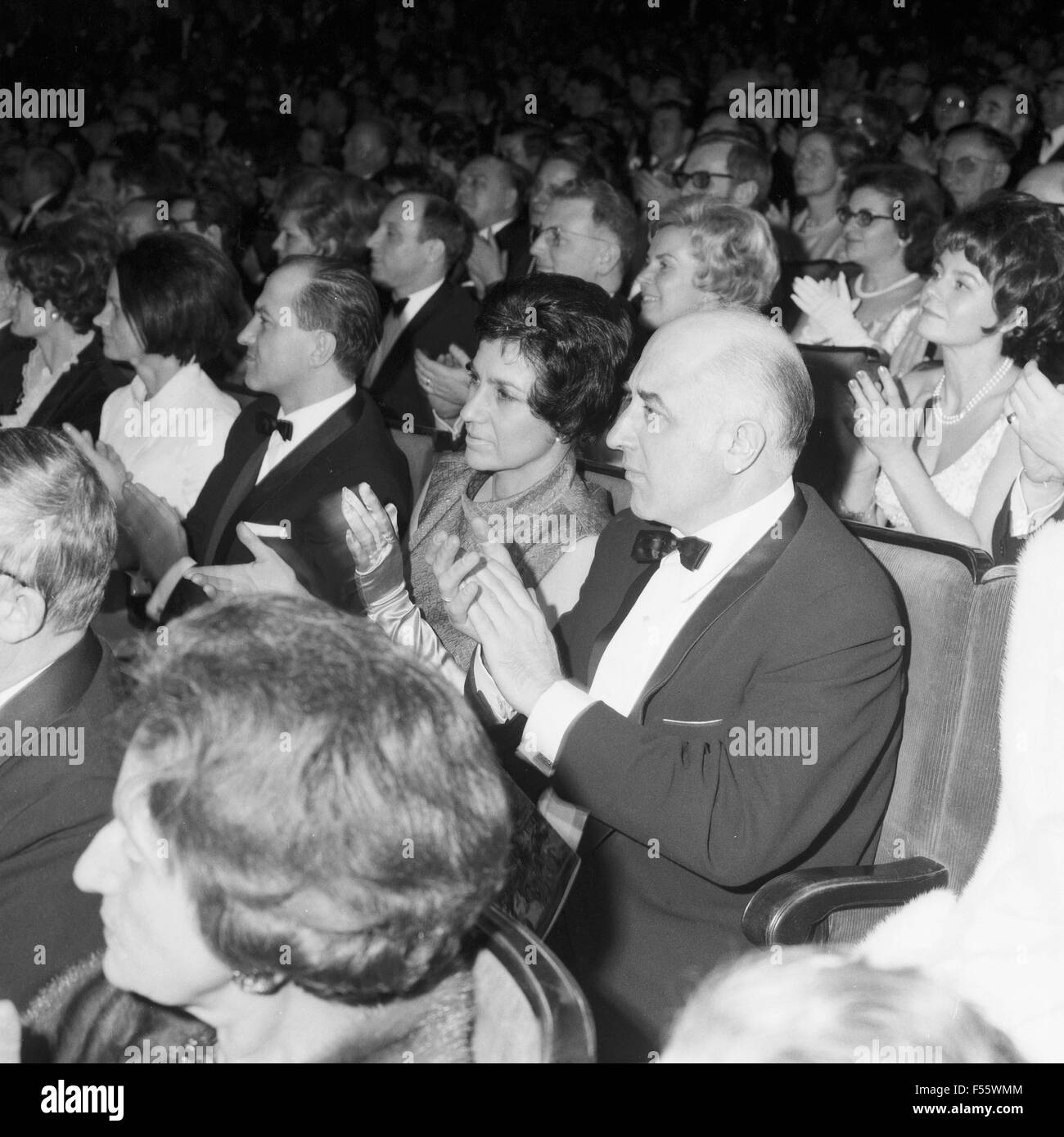 Fiddler on the roof musical Black and White Stock Photos & Images - Alamy