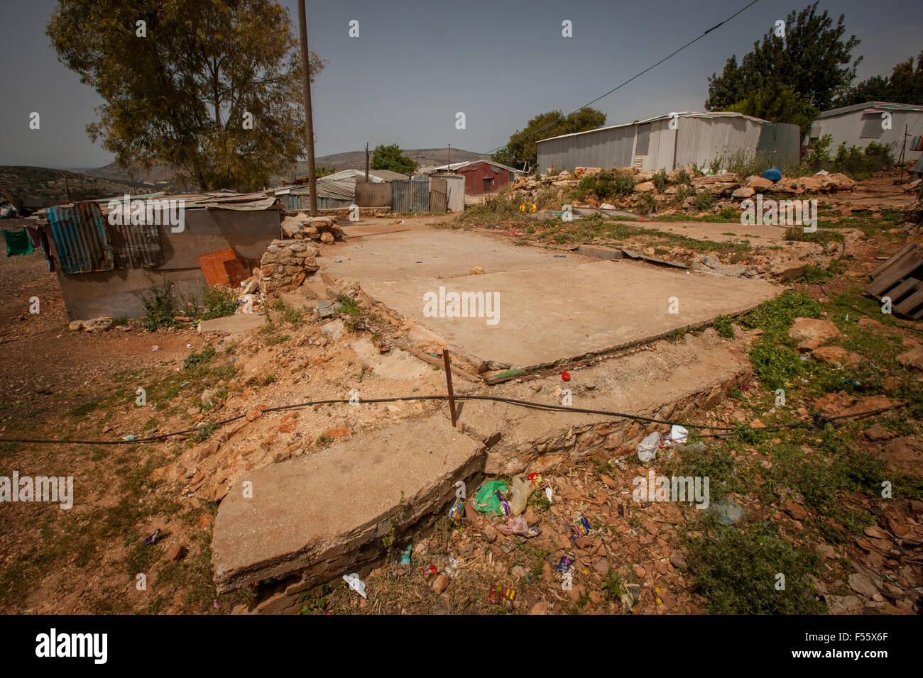 Demolished foundation hi-res stock photography and images - Alamy