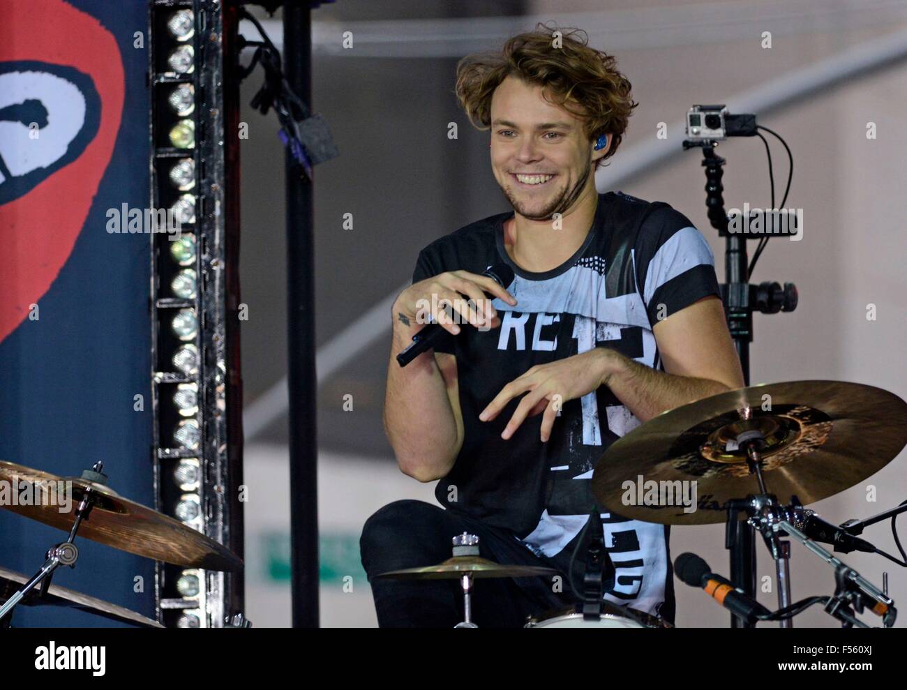 New York, NY, USA. 28th Oct, 2015. Ashton Irwin on stage for NBC Today ...