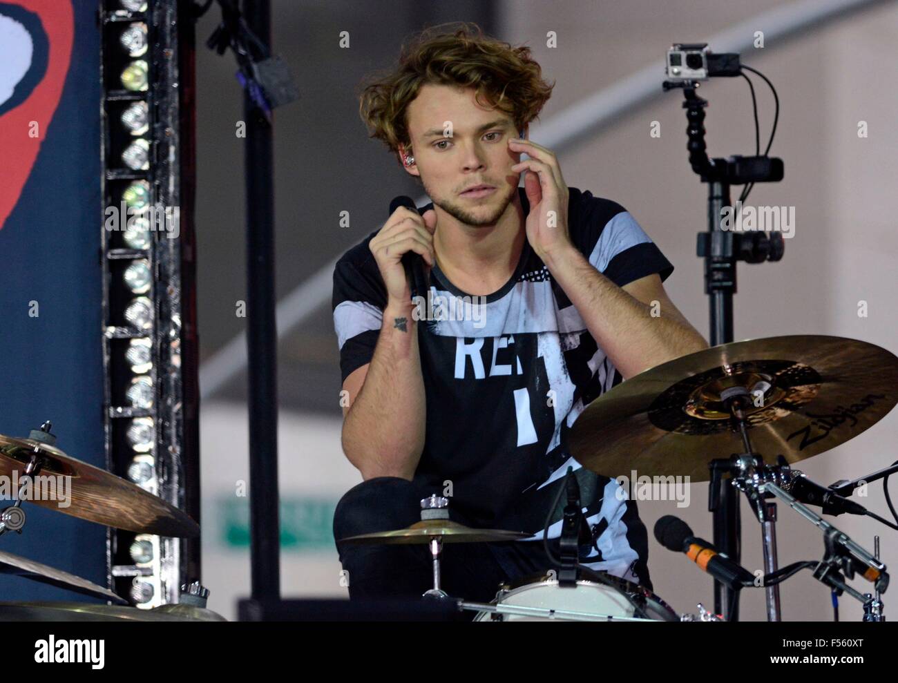 New York, NY, USA. 28th Oct, 2015. Ashton Irwin on stage for NBC Today ...
