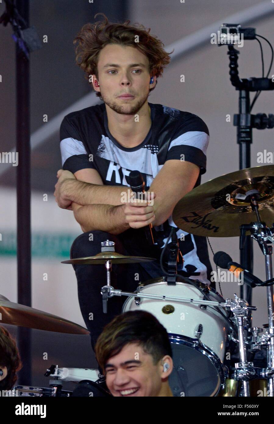New York, NY, USA. 28th Oct, 2015. Ashton Irwin on stage for NBC Today ...
