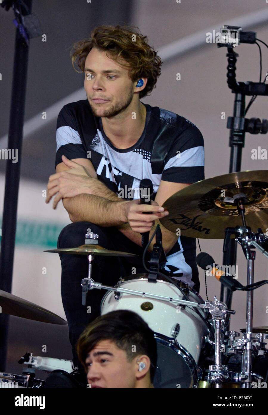 New York, NY, USA. 28th Oct, 2015. Ashton Irwin on stage for NBC Today ...