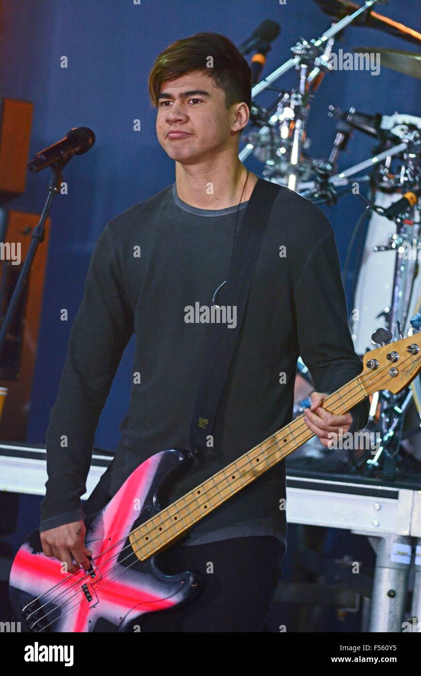 New York, NY, USA. 28th Oct, 2015. Calum Hood on stage for NBC Today ...