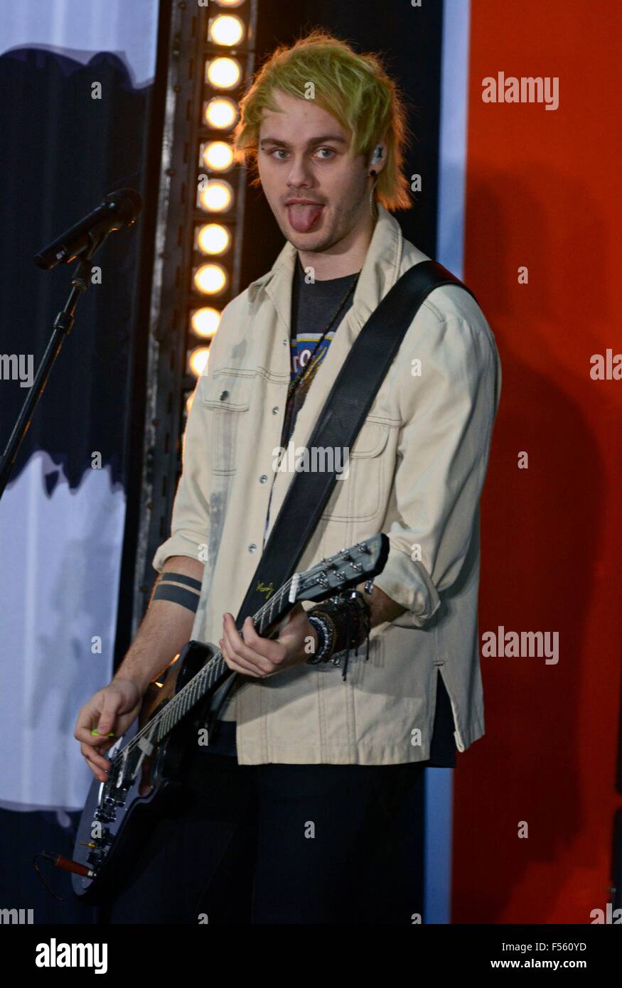 Michael clifford hi-res stock photography and images - Alamy