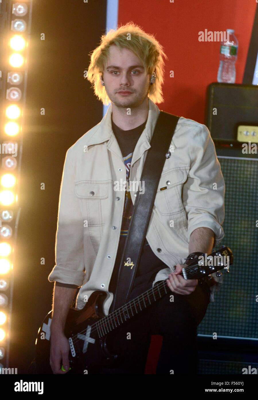 Michael clifford hi-res stock photography and images - Alamy