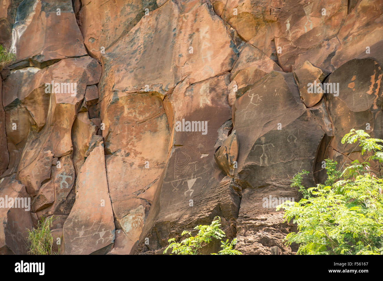 Olowalu petroglyphs of Puu Kilea at the Olowalu Cultural Reserve, Maui ...