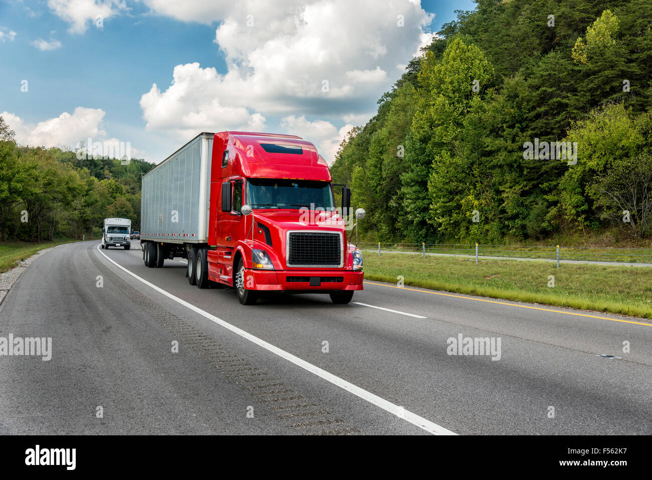 Semi truck front view shipping hi-res stock photography and images - Alamy