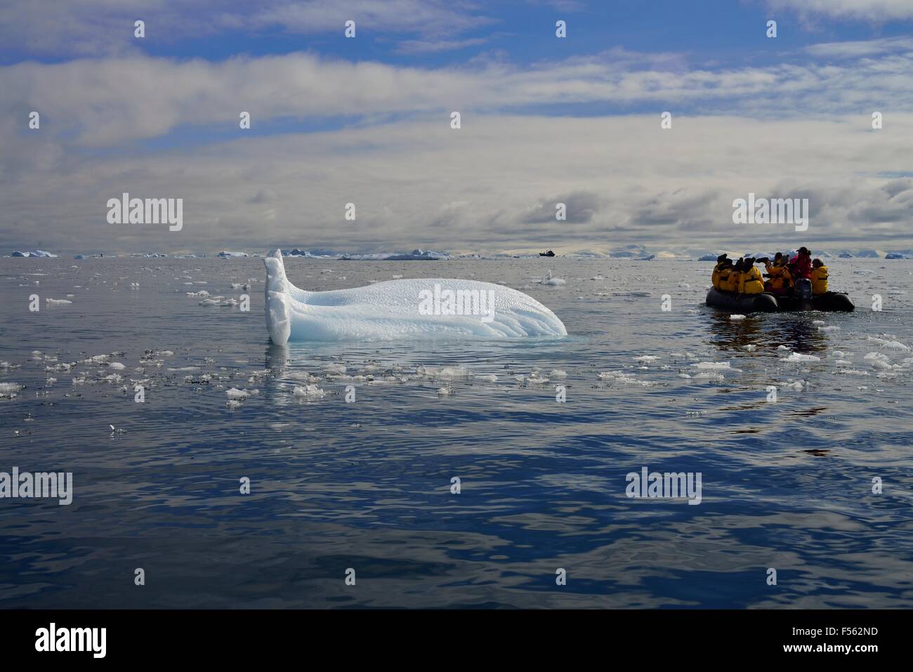Ship antarctica ice explorer travel hi-res stock photography and images ...