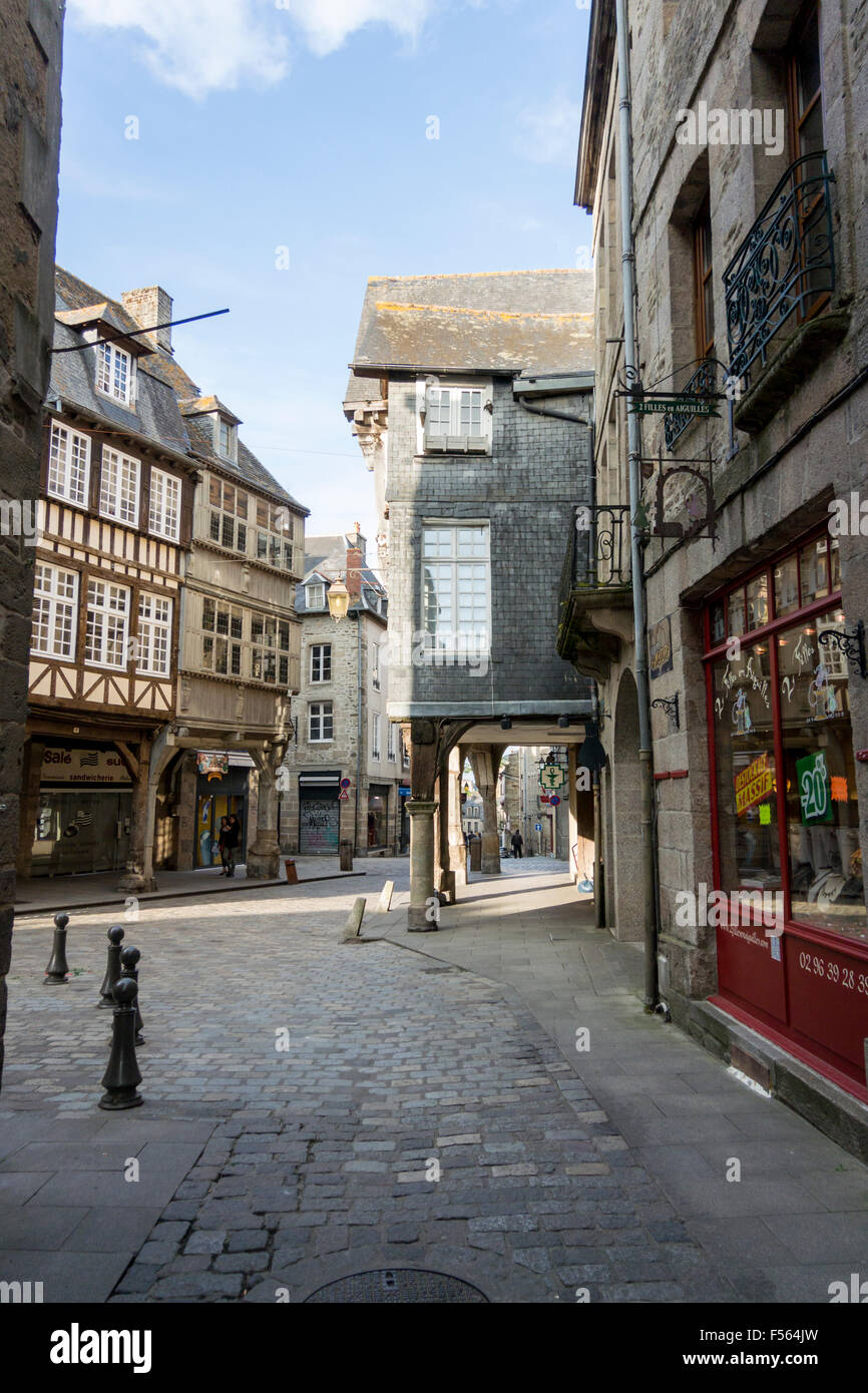 Medieval buildings in the city of Dinan, Brittany, France Stock Photo ...