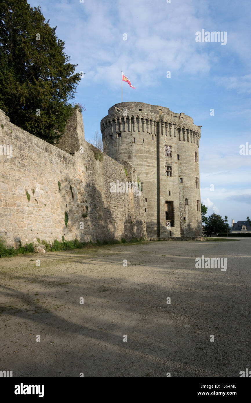 The castle and City Wall of Dinan, Brittany, France Stock Photo - Alamy