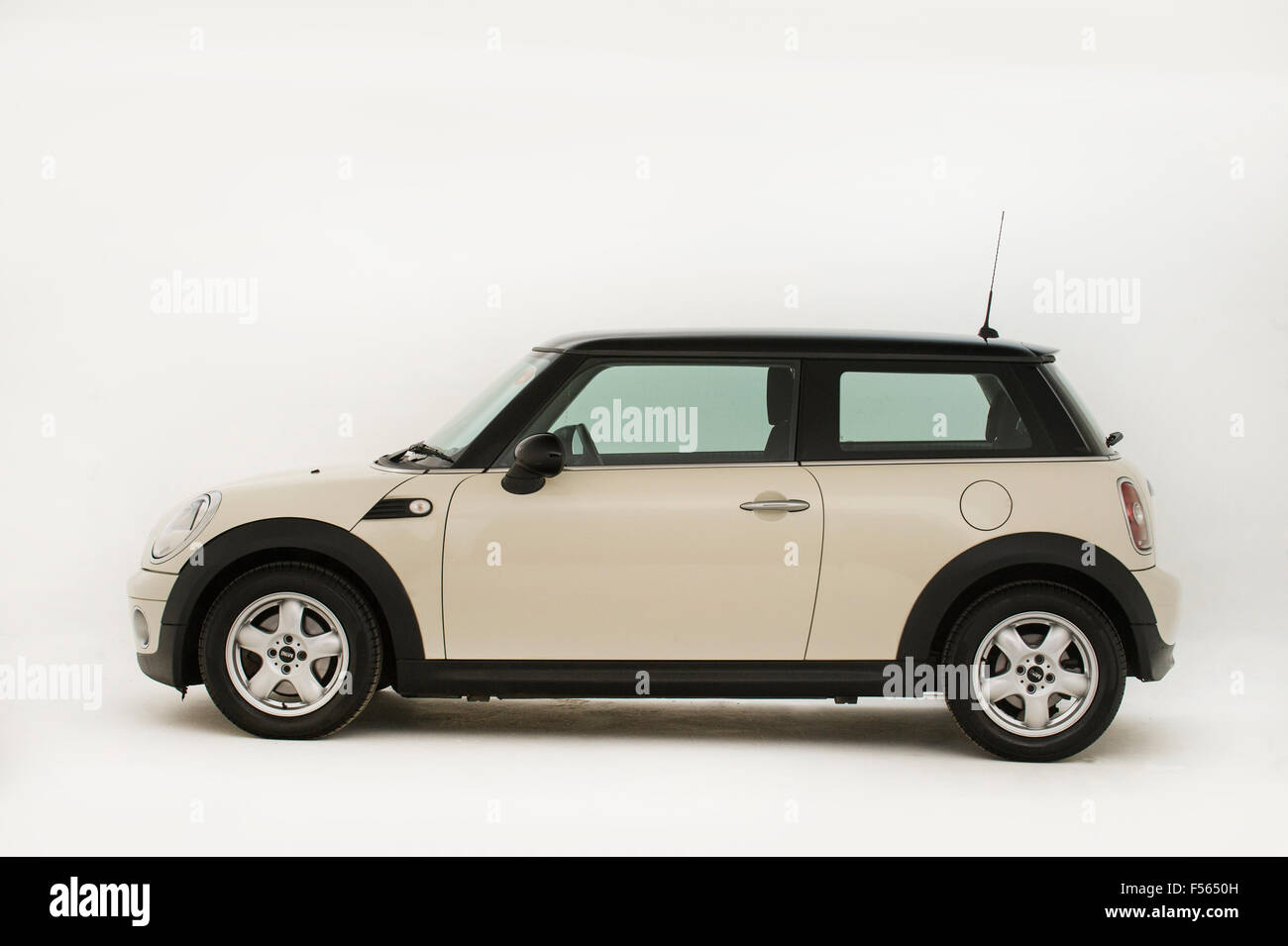 2009 Mini Cooper Stock Photo - Alamy