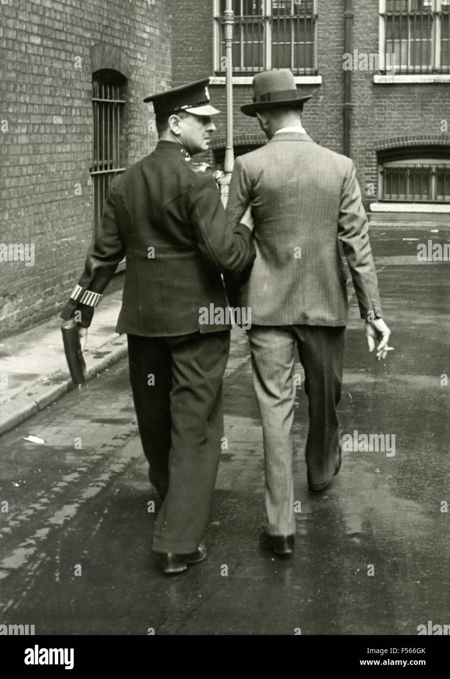 Policeman uk 1950s hi-res stock photography and images - Alamy
