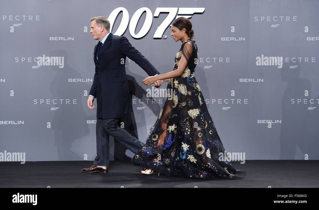 Naomi harris spectre hi-res stock photography and images - Alamy