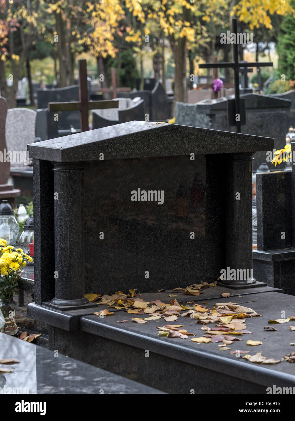 Tombstones hi-res stock photography and images - Alamy