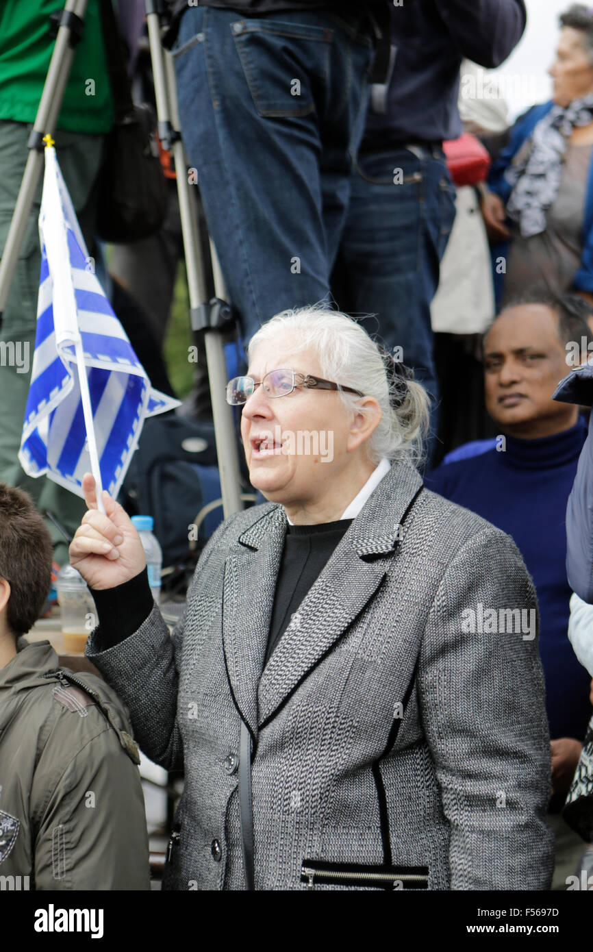 Athens, Greece. 28th Oct, 2015. An older woman watches the 'Oxi Day ...