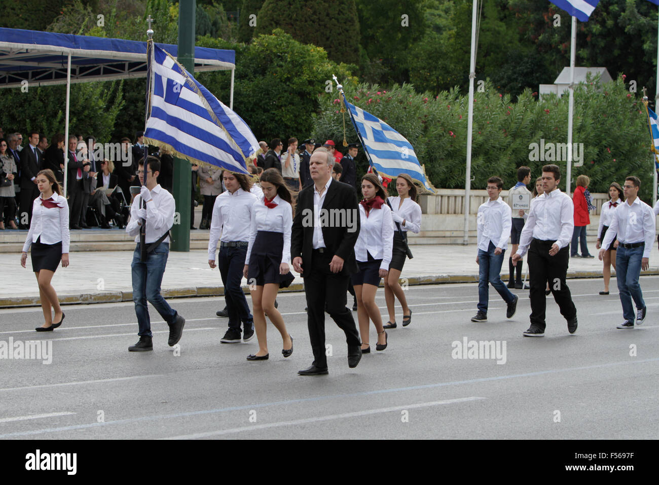 School parade in athens hi-res stock photography and images - Alamy