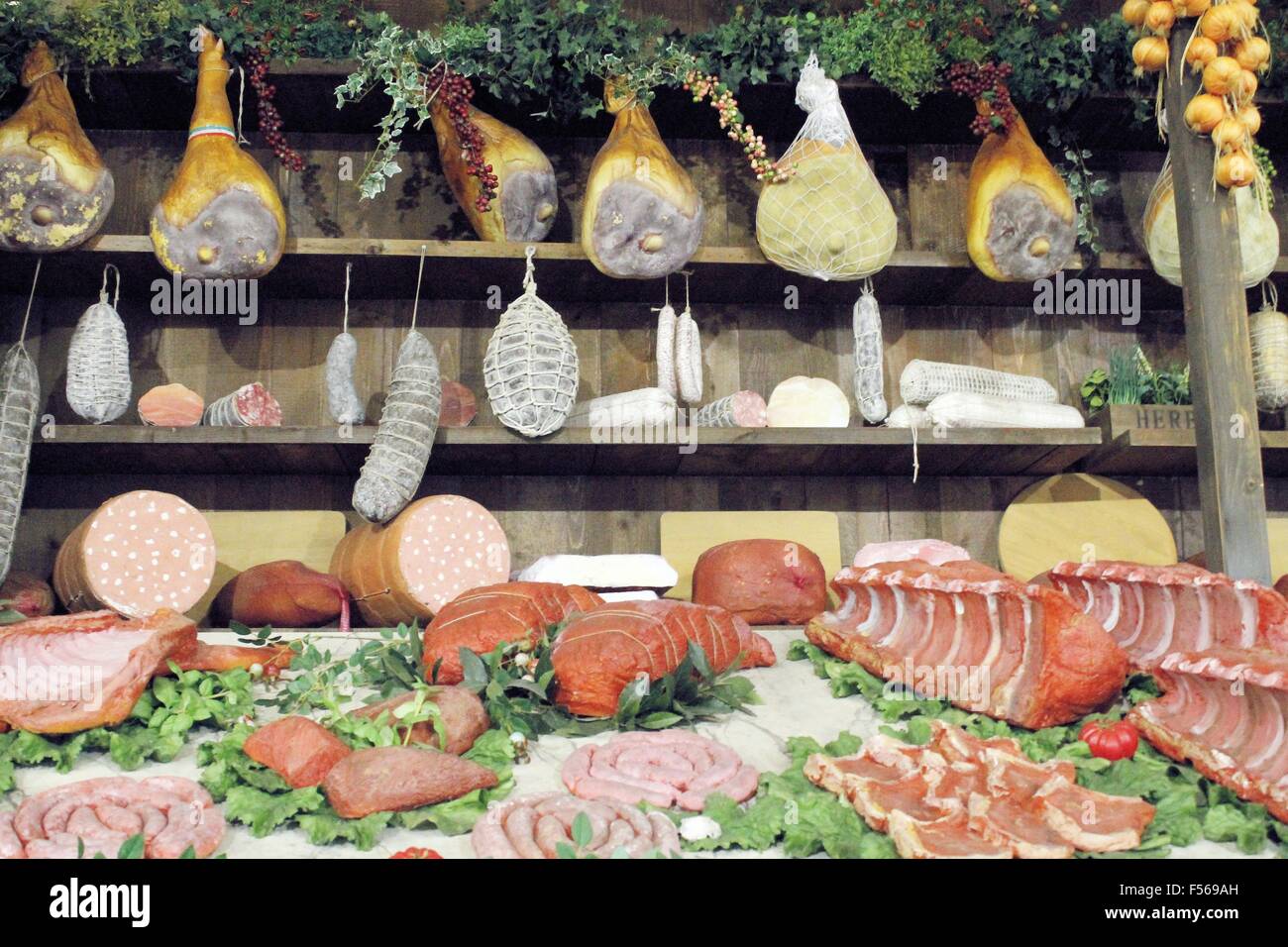raw meat at the butcher's shop Stock Photo - Alamy