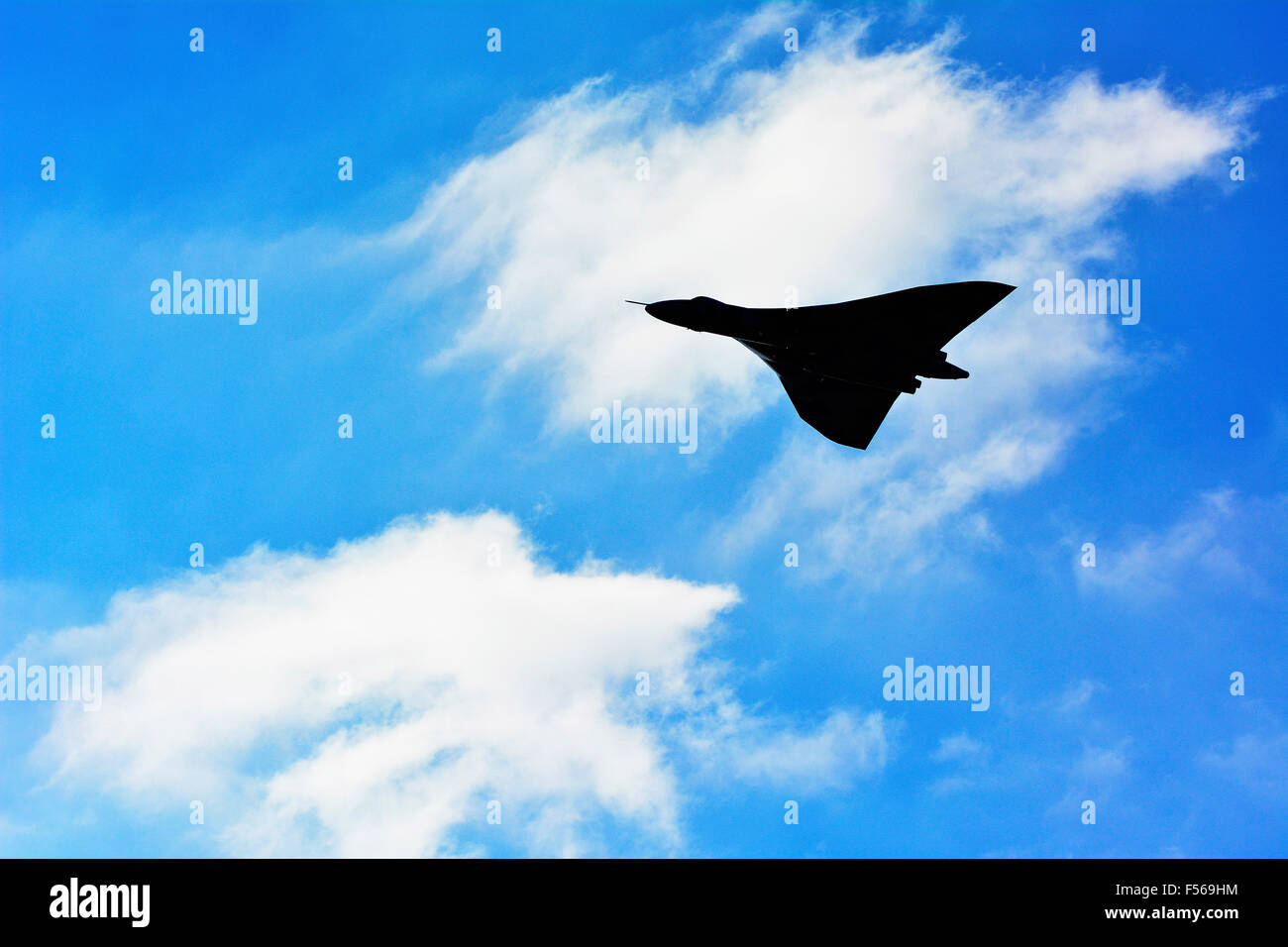 Vulcan bomber XH558 making one of her last flights in the UK Stock ...