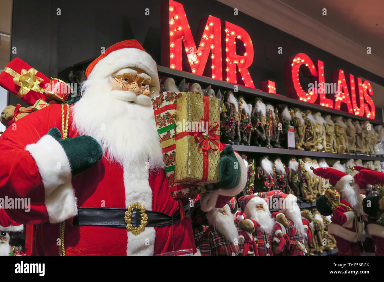 Christmas decorations macys on hi-res stock photography and images - Alamy
