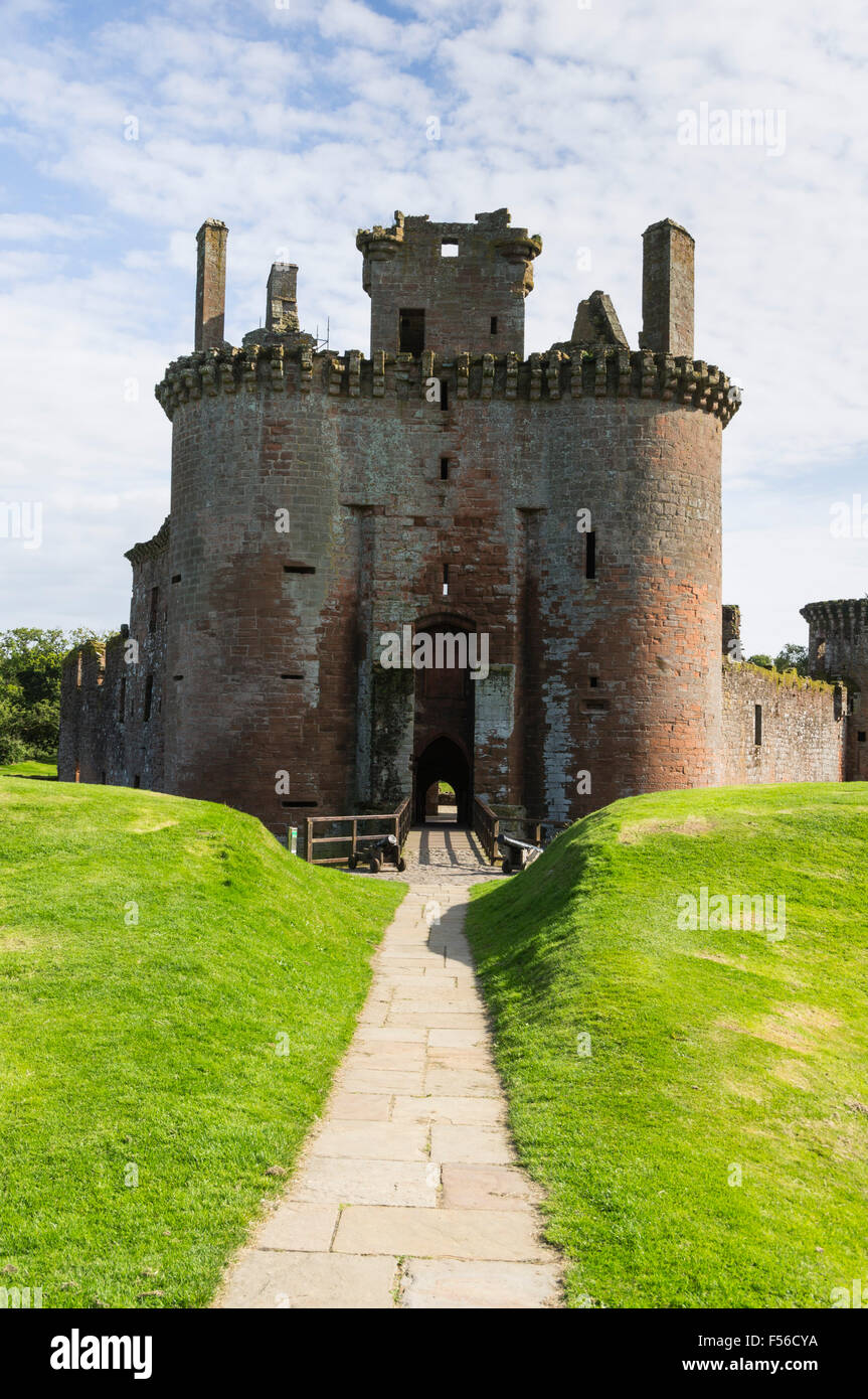 Caerlaverock Castle, 14th century stronghold of the Maxwells. Gatehouse ...