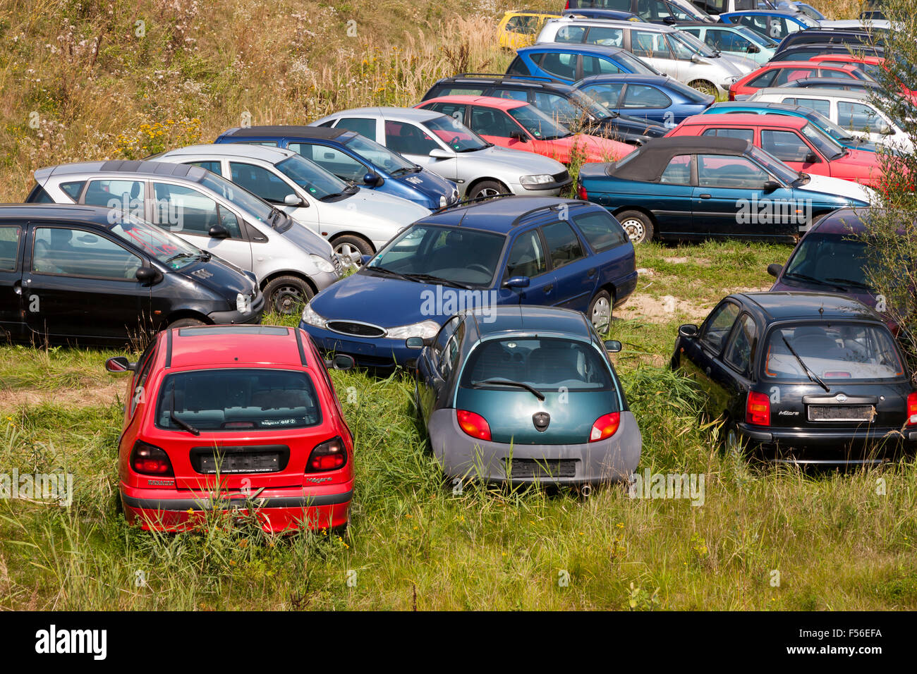 Car scrap hi-res stock photography and images - Alamy