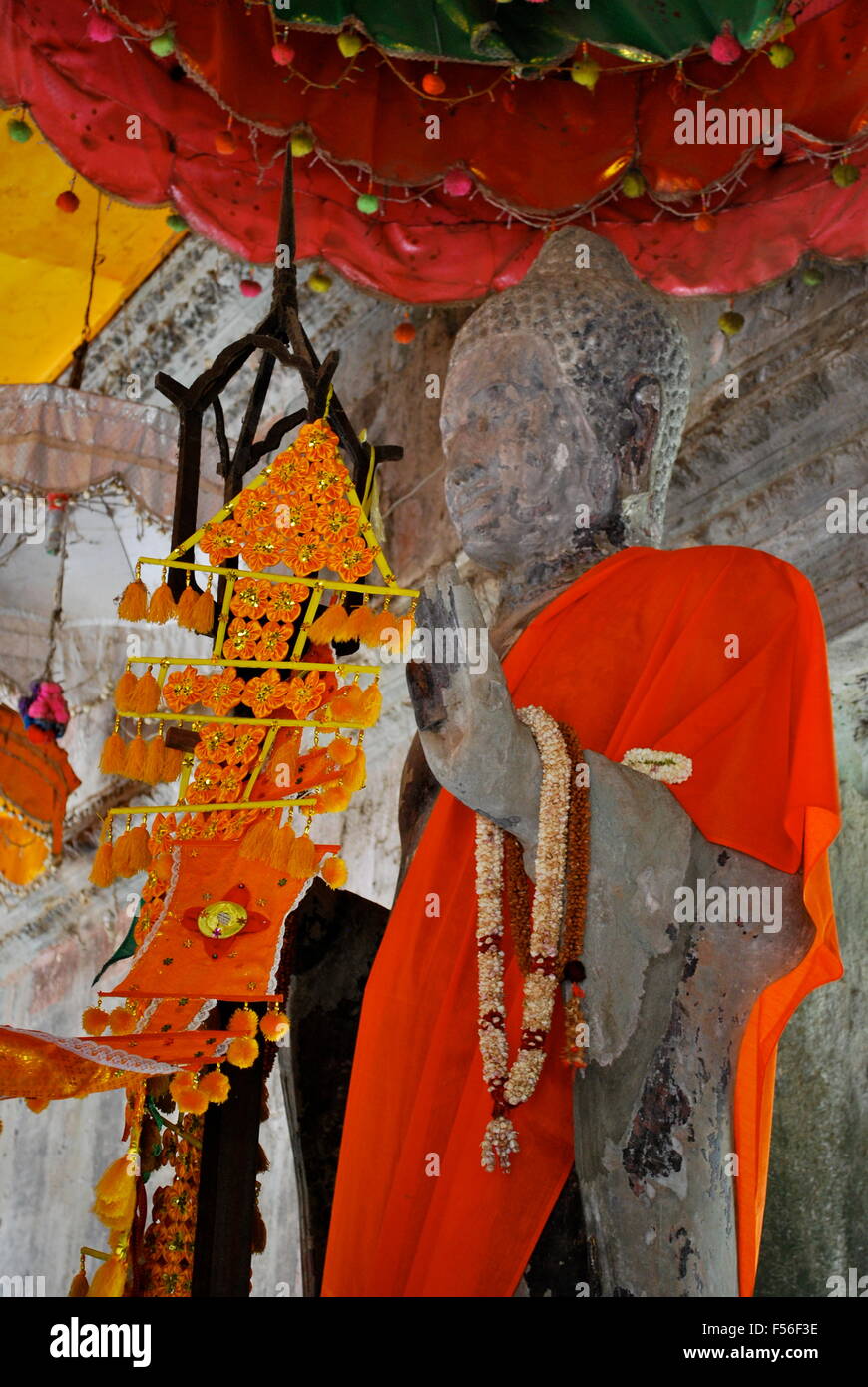 Ancient Buddhist Altar - Angkor Wat Complex, Cambodia Stock Photo - Alamy