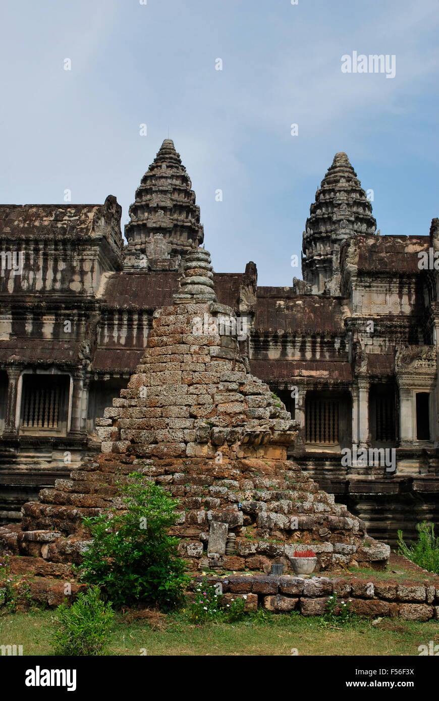Stone mound at Angkor Wat temple complex in Cambodia Stock Photo - Alamy