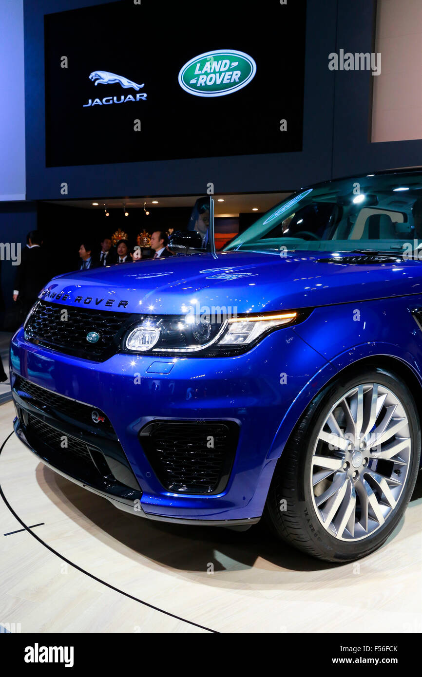 The new LAND ROVER RANCE ROVER SVR car on display during the 44th Tokyo ...