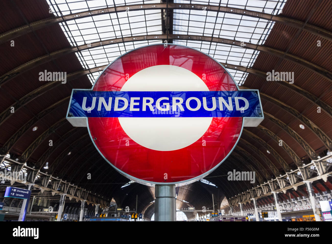 Transport for london sign hi-res stock photography and images - Alamy