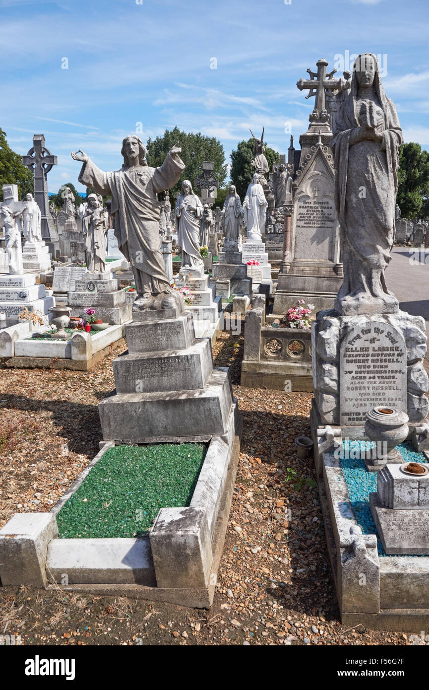St Patrick's Roman Catholic Cemetery, Leyton, London England United ...