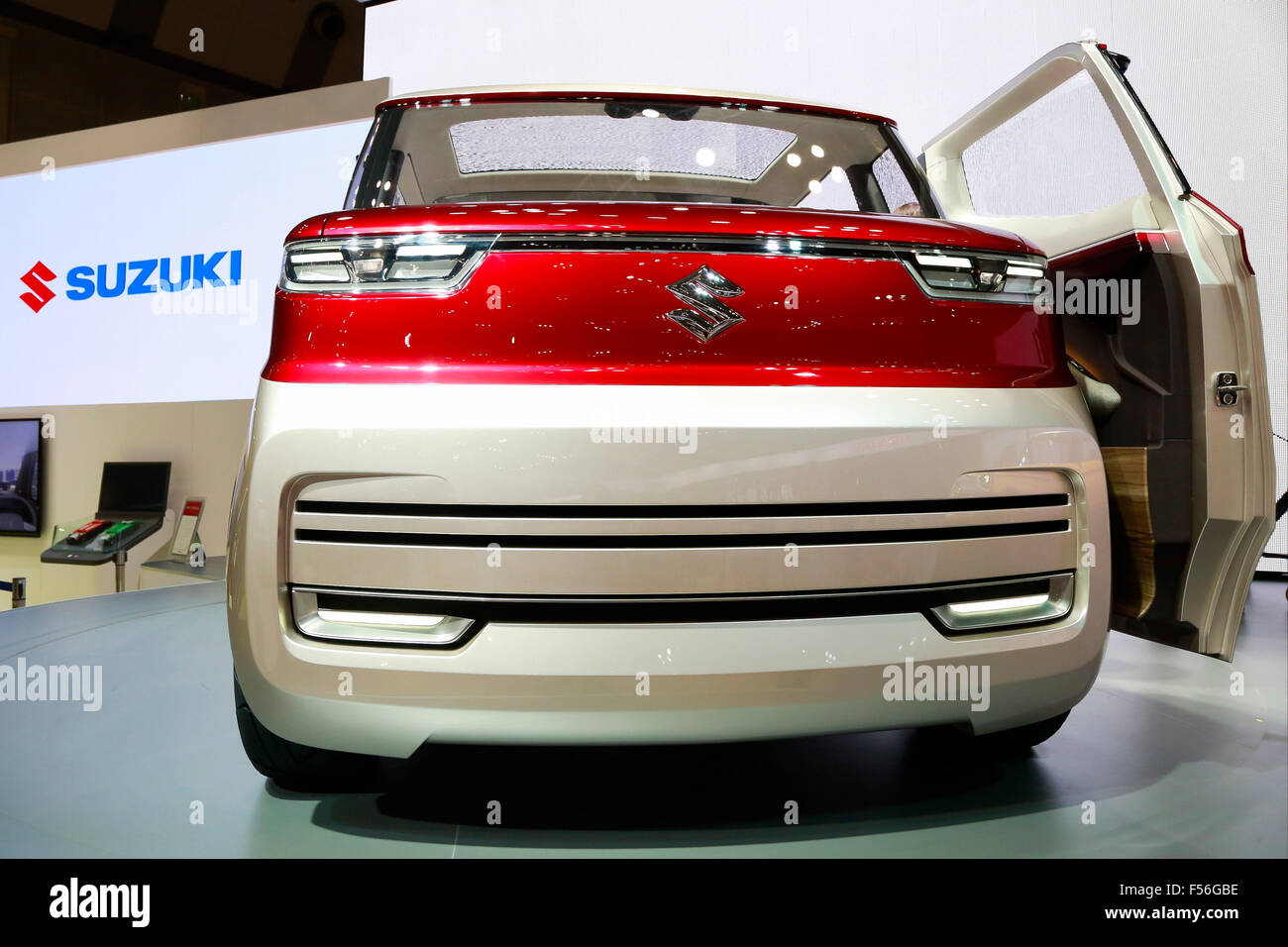 The new SUZUKI Air Triser car on display during the 44th Tokyo Motor ...