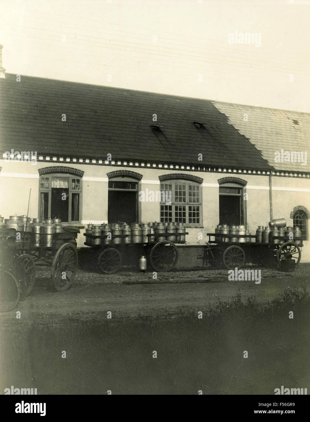 Transport milk from the farm hi-res stock photography and images - Alamy