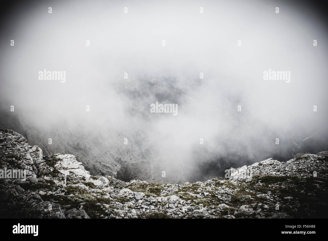Fog rocks hi-res stock photography and images - Alamy