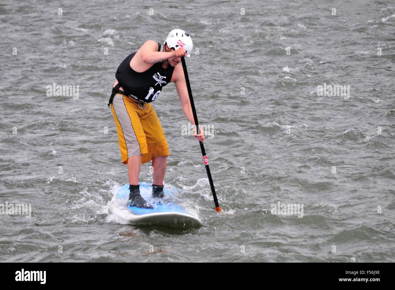 Whitewater paddleboard hi-res stock photography and images - Alamy