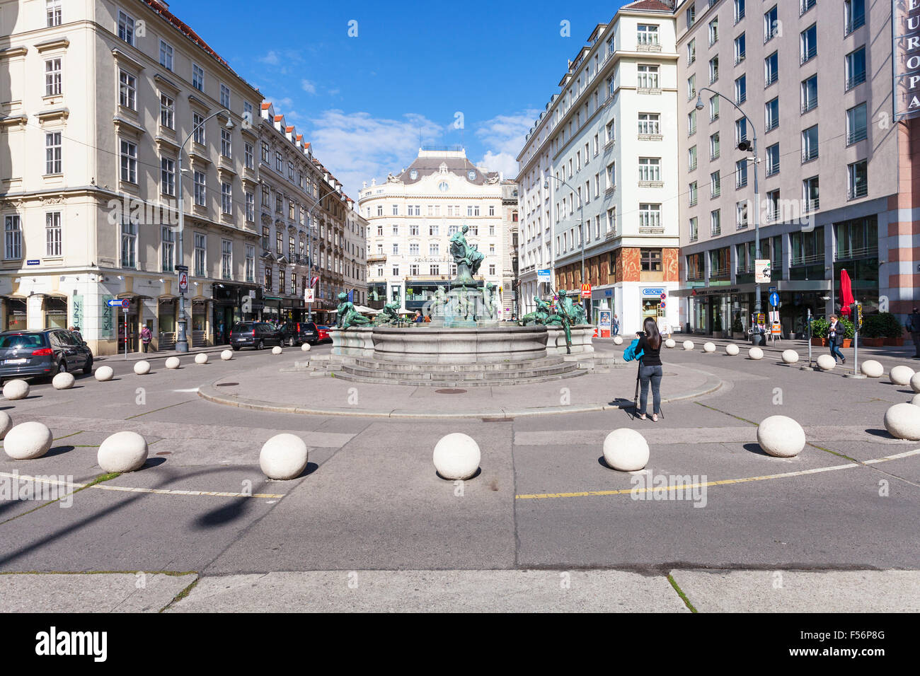 VIENNA, AUSTRIA - SEPTEMBER 27, 2015: Tourists on Neuer Markt square in ...